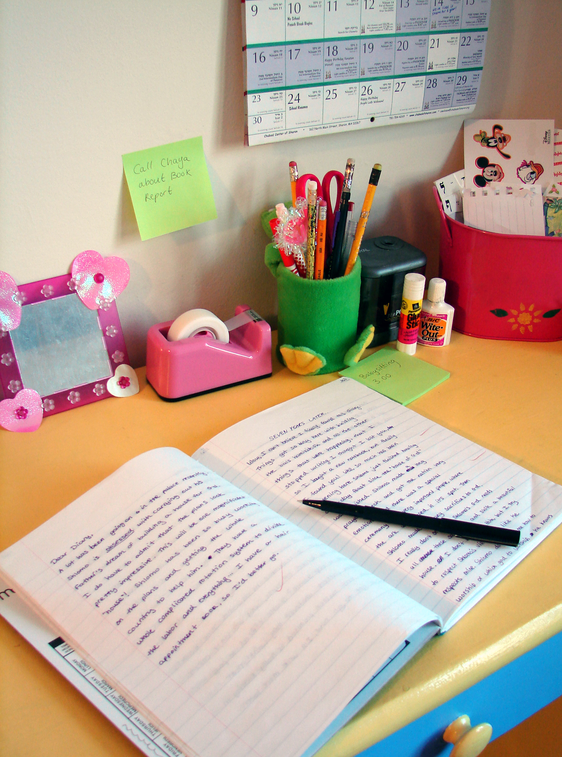 10 Tips for a Neater Desk – Jewish Girls Unite